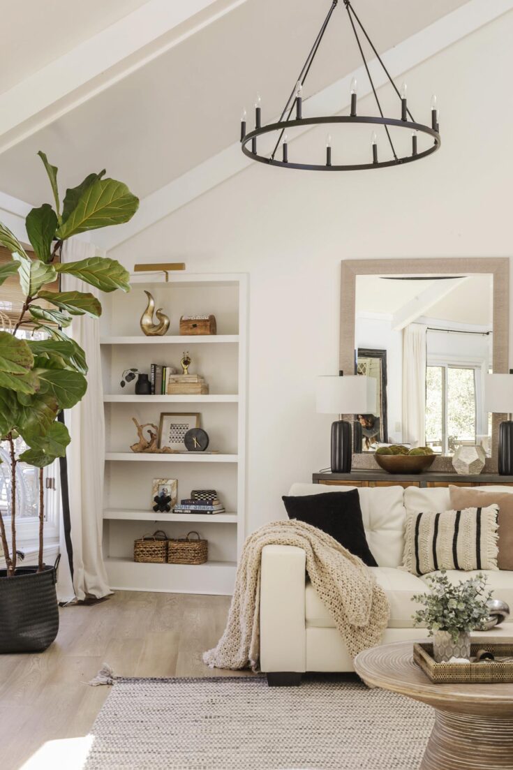 My Review of Benjamin Moore's Chantilly Lace - Best White Paint Colors