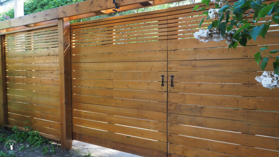 14 Best Backyard Fence Color Ideas for Stain or Paint