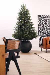 16 Most Stylish Minimal Christmas Tree Decor Ideas