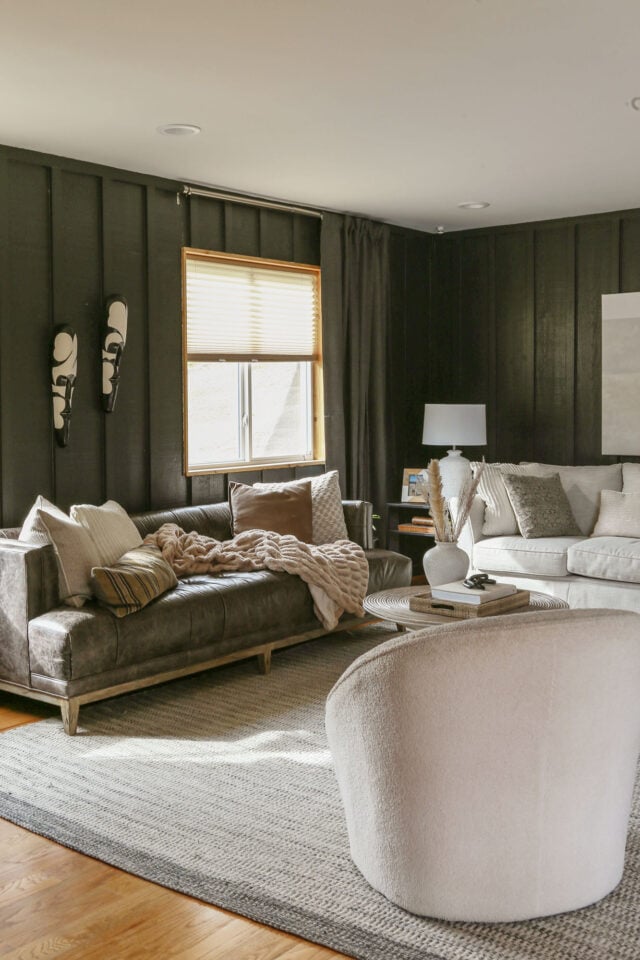 Arranging Two Different Sofas in a Living Room: Best Tips